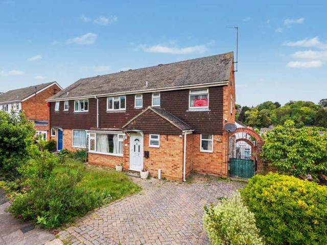 4 Bedroom Semi Detached House