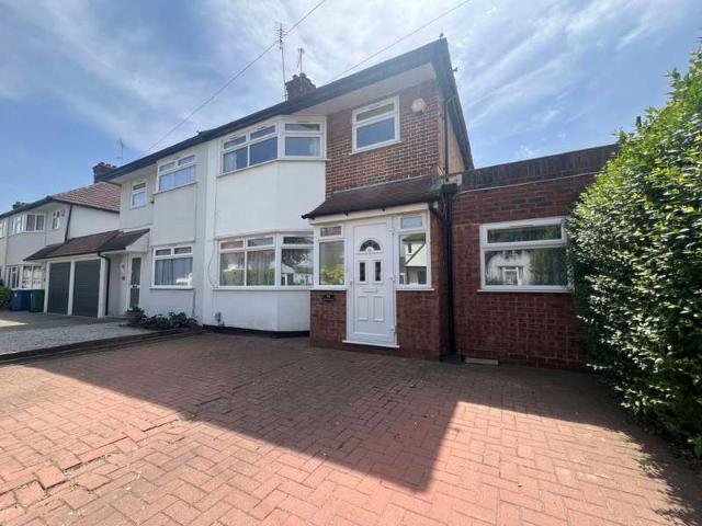 4 Bedroom Semi Detached House
