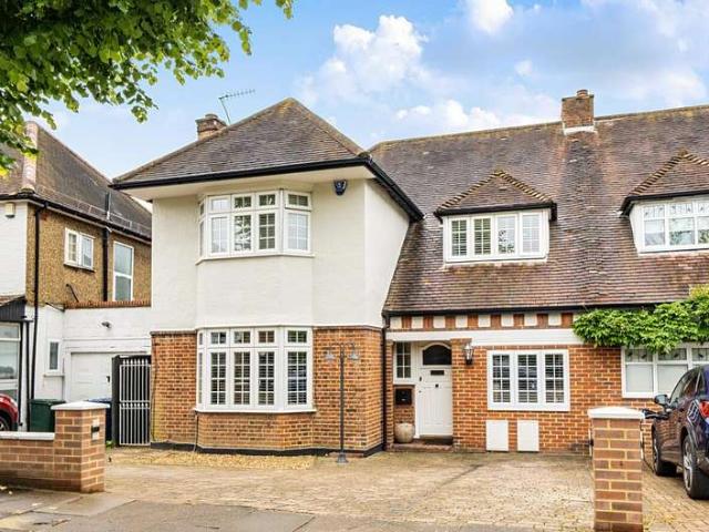 4 Bedroom Semi Detached House