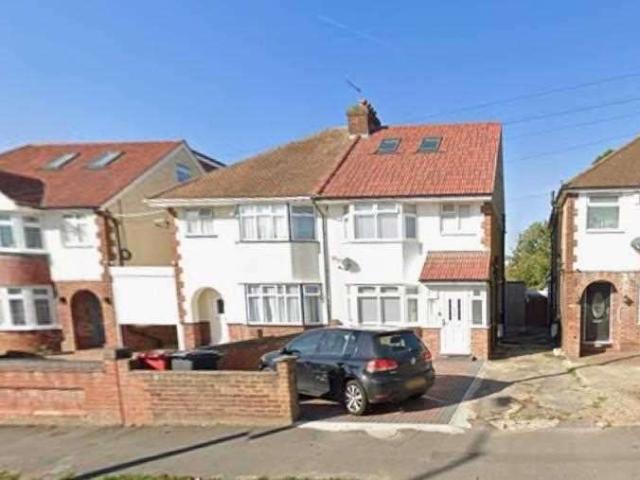 4 Bedroom Semi Detached House