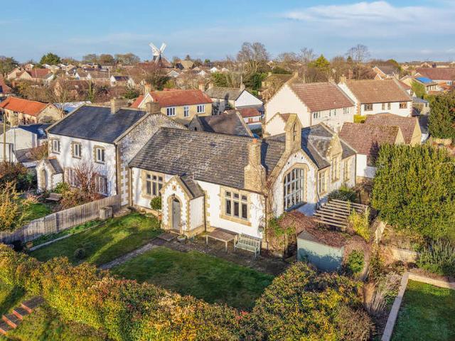 4 Bedroom Semi Detached House