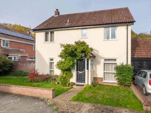 4 Bedroom Semi Detached House