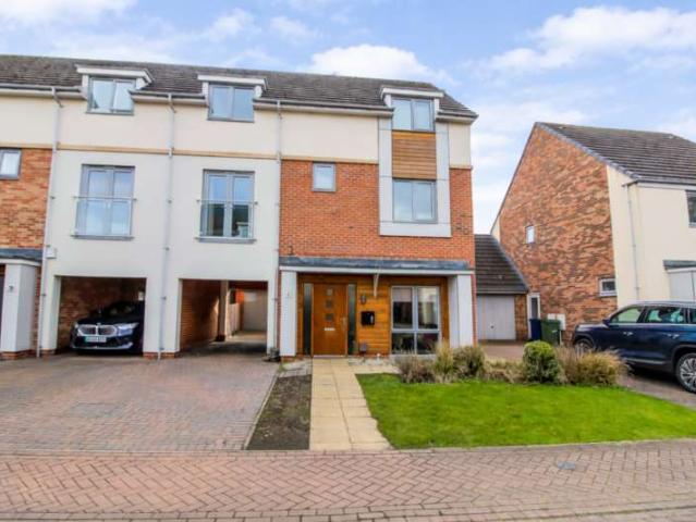 4 Bedroom Semi Detached House