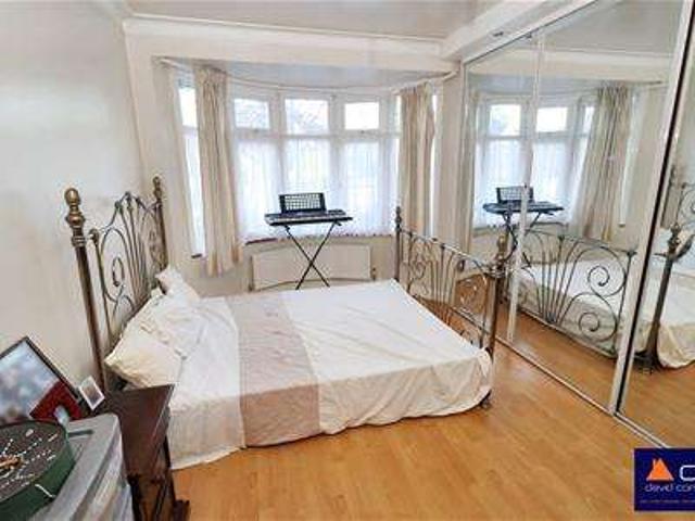 4 Bedroom Semi Detached House