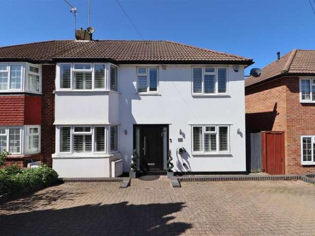 4 Bedroom Semi Detached House