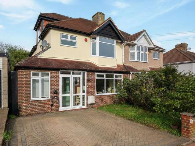 4 Bedroom Semi Detached House