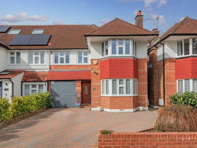 4 Bedroom Semi Detached House