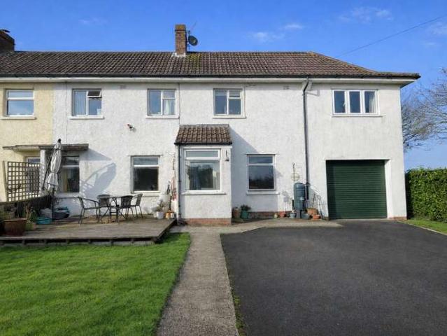4 Bedroom Semi Detached House