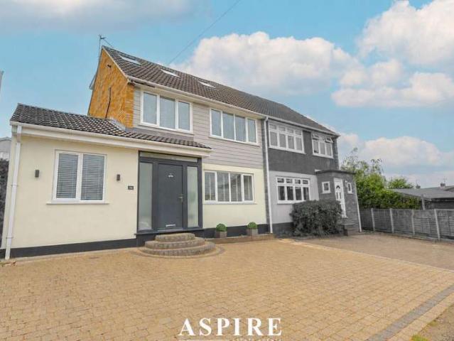 4 Bedroom Semi Detached House