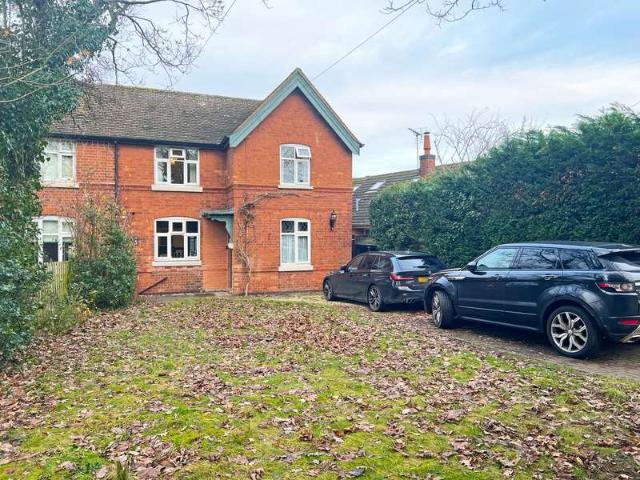 4 Bedroom Semi Detached House
