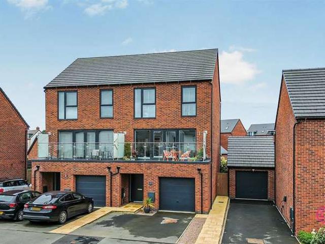 4 Bedroom Semi Detached House