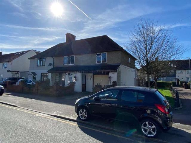 4 Bedroom Semi Detached House
