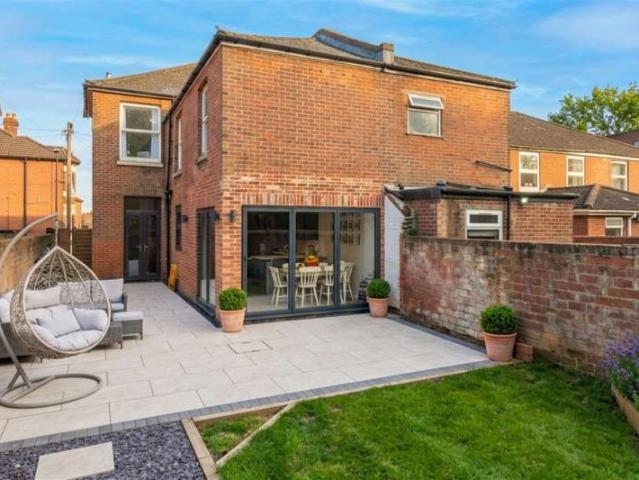 4 Bedroom Semi Detached House