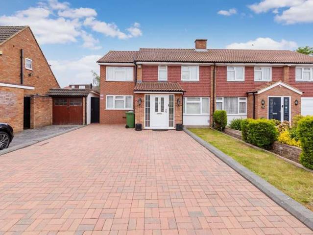4 Bedroom Semi Detached House
