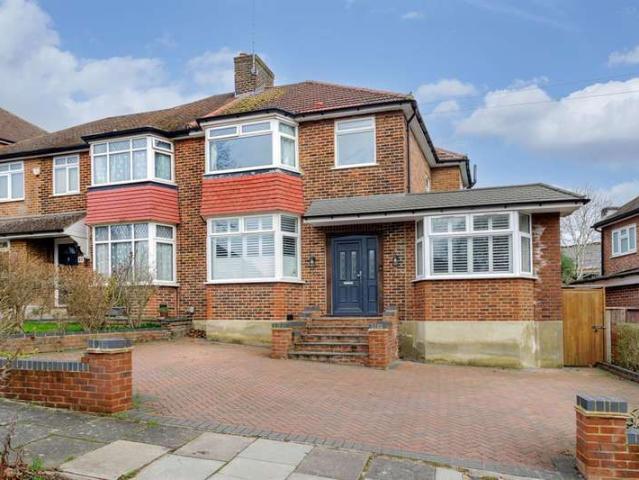 4 Bedroom Semi Detached House