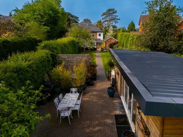 4 Bedroom Semi Detached House