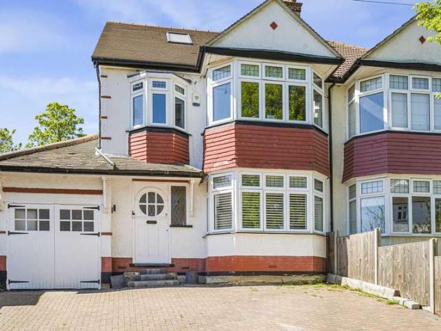 4 Bedroom Semi Detached House