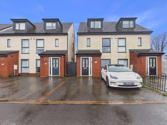 4 Bedroom Semi Detached House