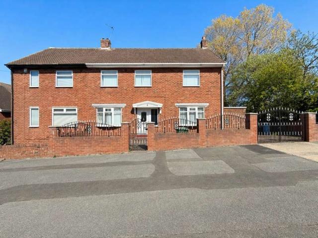 4 Bedroom Semi Detached House