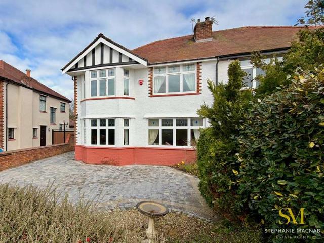 4 Bedroom Semi Detached House