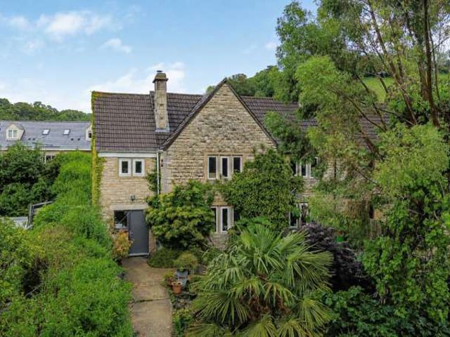 4 Bedroom Semi Detached House