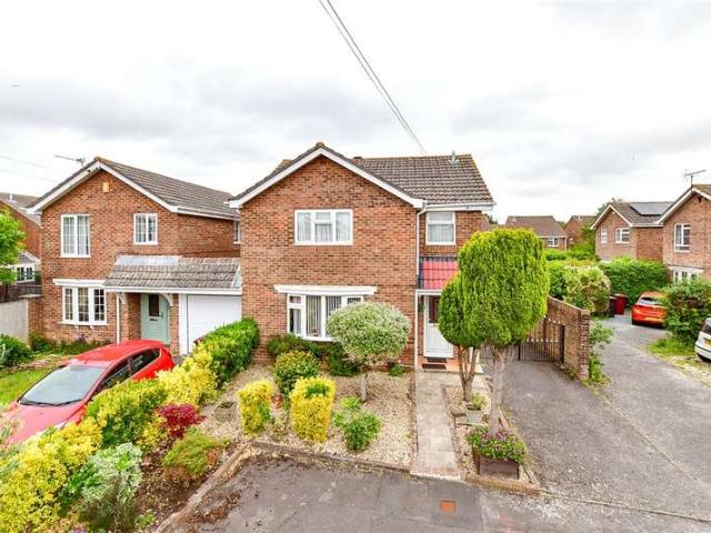 4 Bedroom Link Detached House