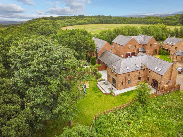 4 Bedroom Semi Detached House