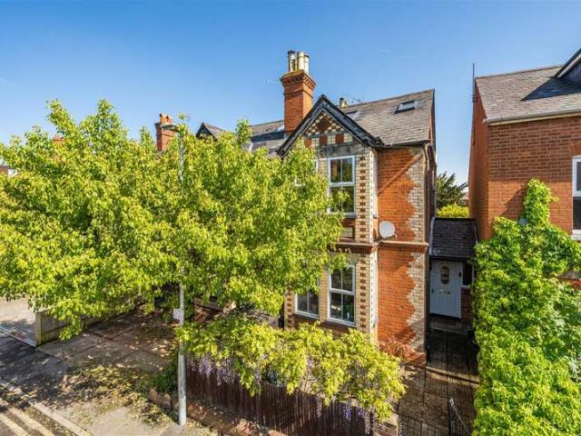 4 Bedroom Semi Detached House