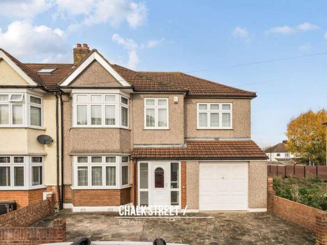 4 Bedroom Semi Detached House