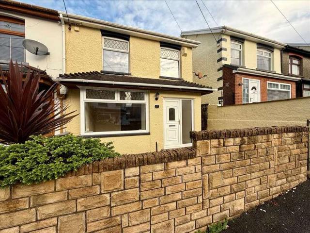 4 Bedroom Semi Detached House