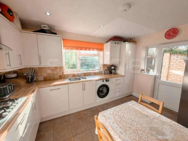 4 Bedroom Semi Detached House