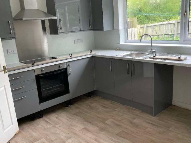 4 Bedroom Semi Detached House