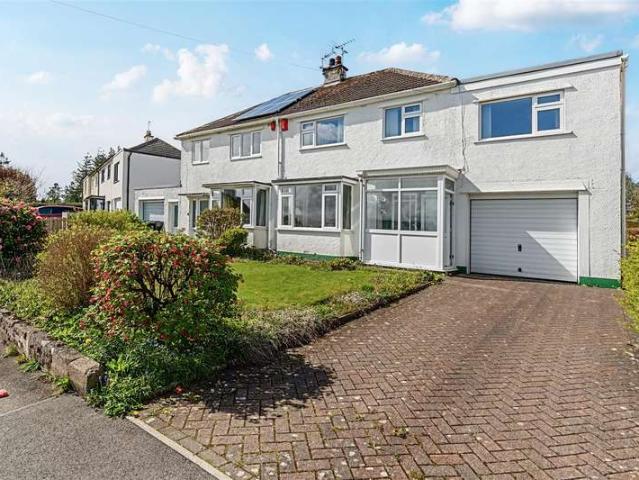 4 Bedroom Semi Detached House