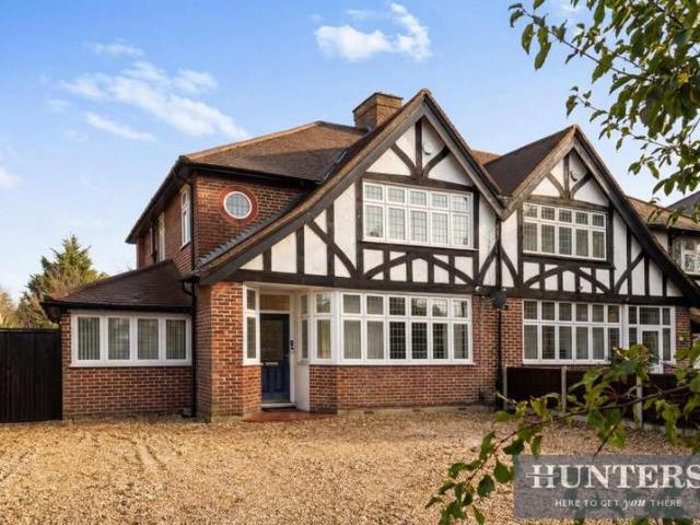 4 Bedroom Semi Detached House