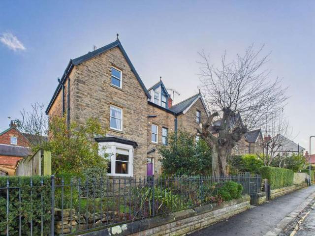4 Bedroom Semi Detached House