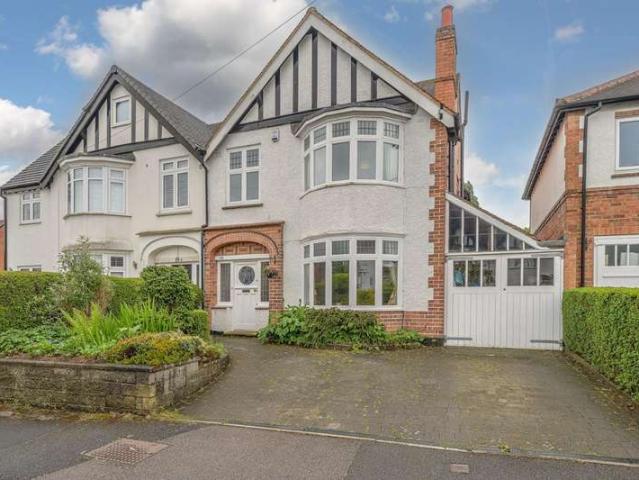 4 Bedroom Semi Detached House