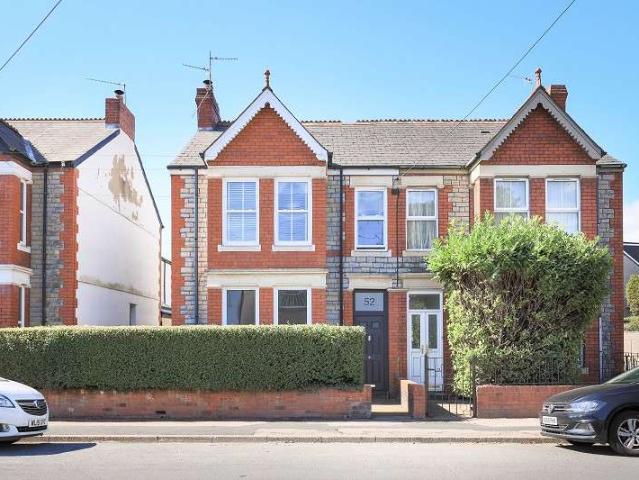 4 Bedroom Semi Detached House
