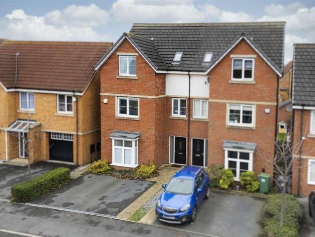 4 Bedroom Semi Detached House