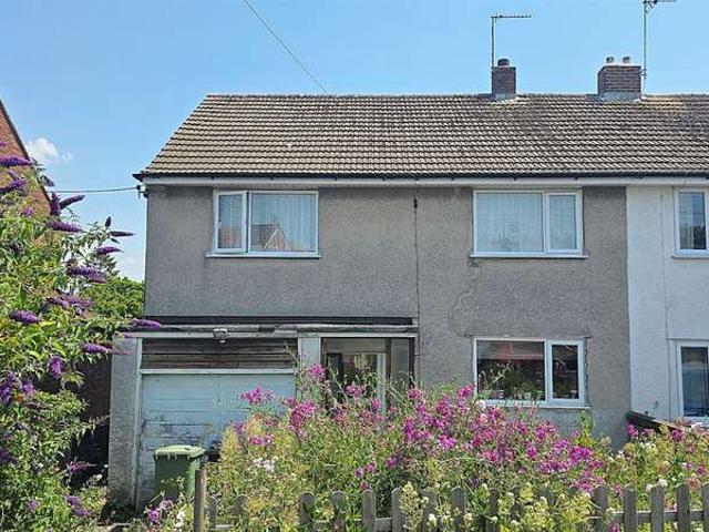 4 Bedroom Semi Detached House