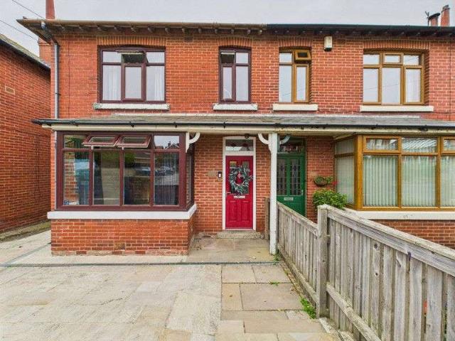 4 Bedroom Semi Detached House