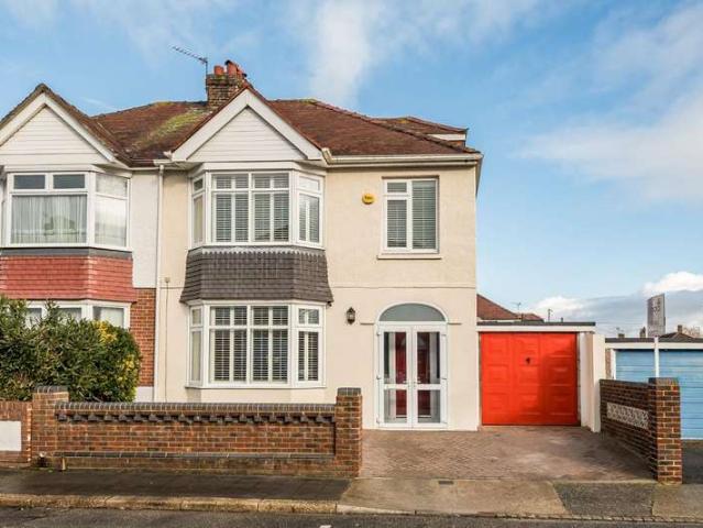 4 Bedroom Semi Detached House