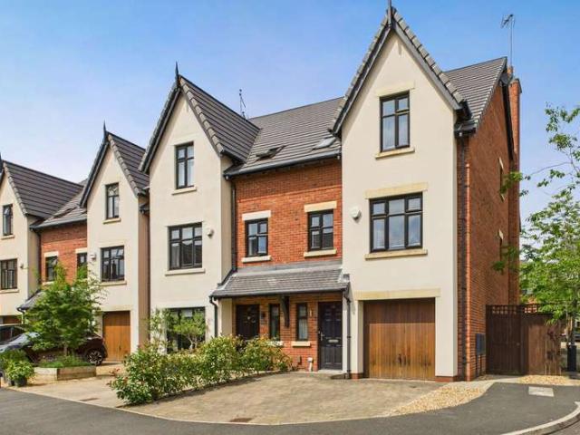4 Bedroom Semi Detached House