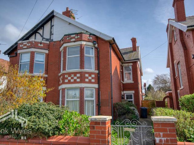 4 Bedroom Semi Detached House