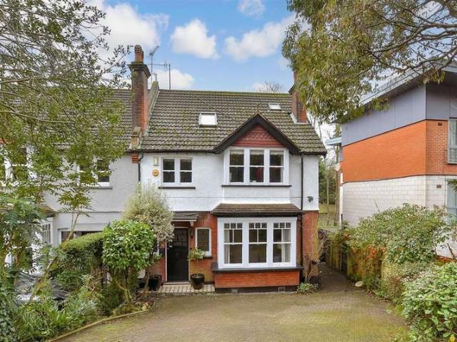 4 Bedroom Semi Detached House
