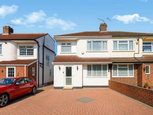 4 Bedroom Semi Detached House