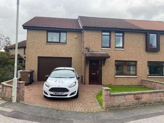 4 Bedroom Semi Detached House