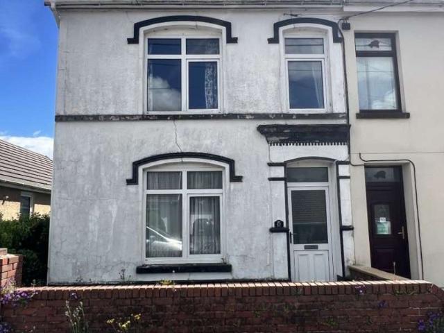 4 Bedroom Semi Detached House