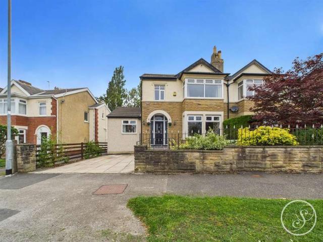 4 Bedroom Semi Detached House