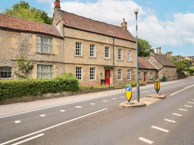 4 Bedroom Semi Detached House