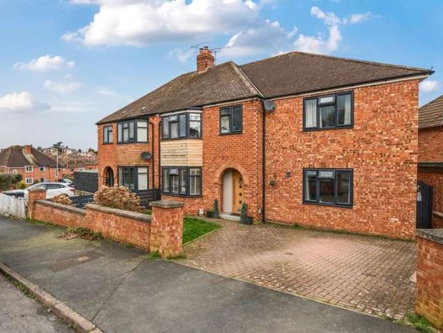 4 Bedroom Semi Detached House